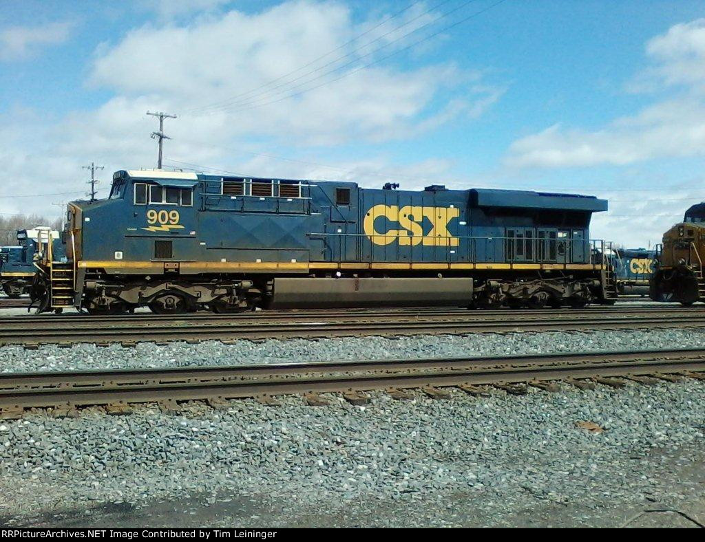 CSX 909